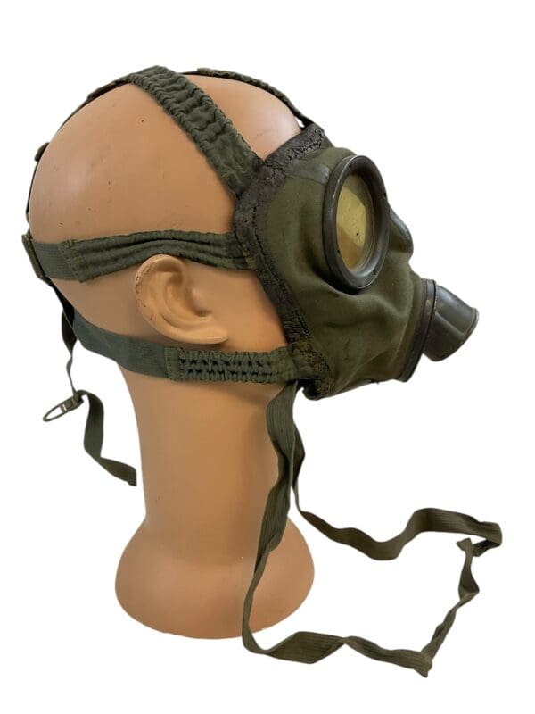 WW2 German GM30 Gas Mask – No Filter - Military Antiques Toronto