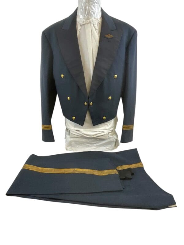 Canadian Forces RCAF Mess Dress Pilot Uniform - Military Antiques Toronto